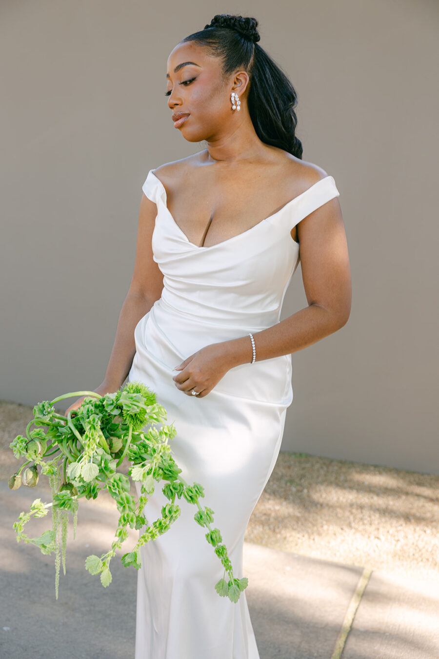 City Vibes Meet Desert Chic in this Arizona Destination Wedding - Black ...